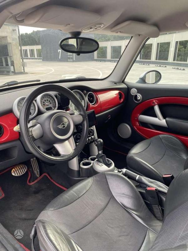 Red MINI cooper-s 2005 in Vilnius, with an engine capacity of 0.00 L and mileage of 179 thousand km for 2800 €, photo 7 on AUTOMOTO.COM.LV