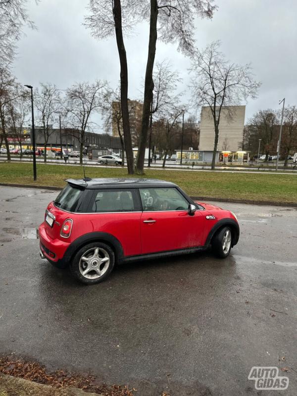 Red MINI cooper-s 2007 in Vilnius, with an engine capacity of 1.60 L and mileage of 216 thousand km for 3900 €, photo 3 on AUTOMOTO.COM.LV