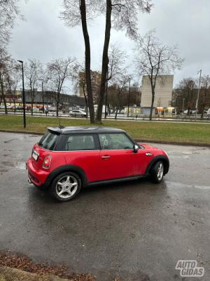 Red MINI cooper-s 2007 in Vilnius, with an engine capacity of 1.60 L and mileage of 216 thousand km for 3900 €, photo 3 on AUTOMOTO.COM.LV