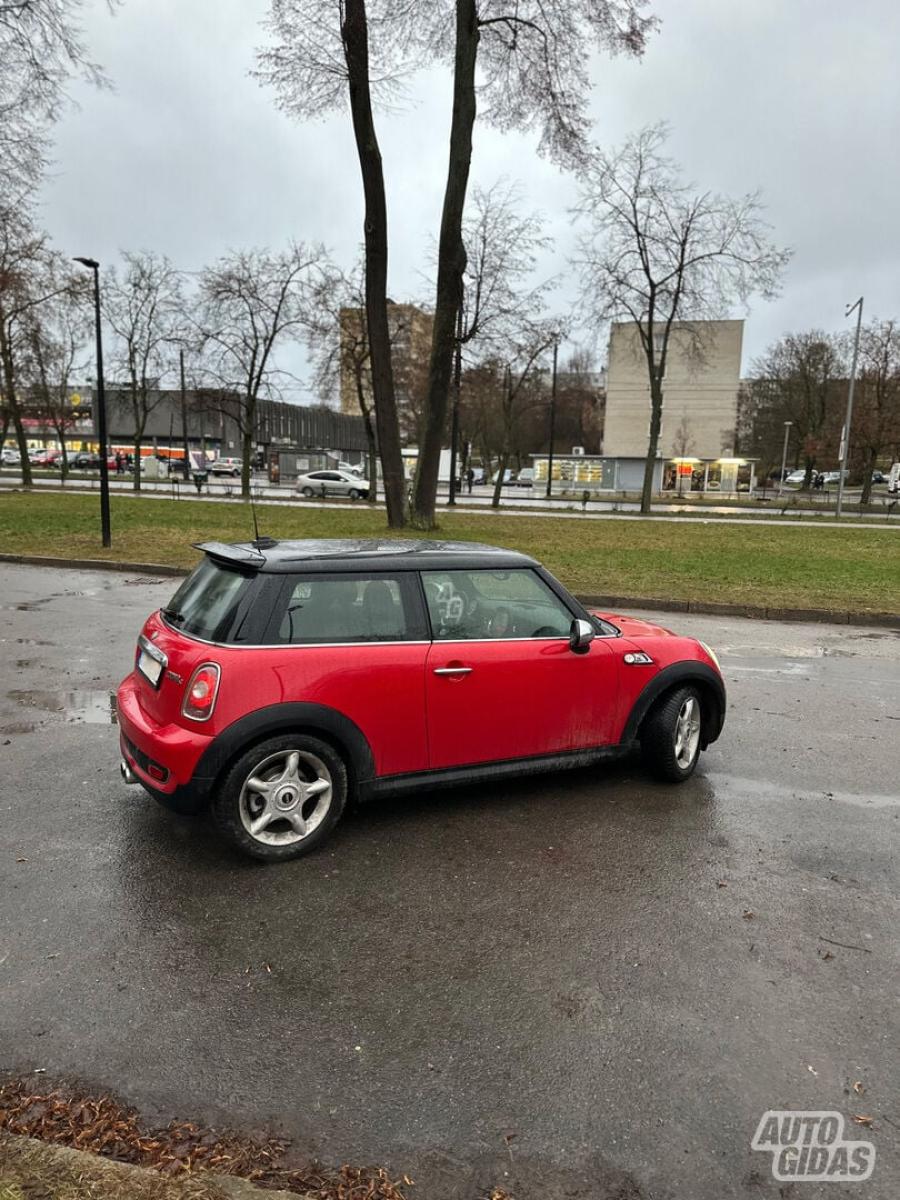 Red MINI cooper-s 2007 in Vilnius, with an engine capacity of 1.60 L and mileage of 216 thousand km for 3900 €, photo 3 on AUTOMOTO.COM.LV