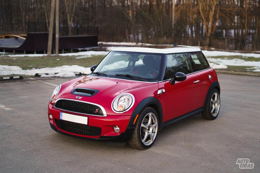 Red MINI cooper-s 2007 in Vilnius, with an engine capacity of 1.60 L and mileage of 144 thousand km for 3750 €, photo 1 on AUTOMOTO.COM.LV