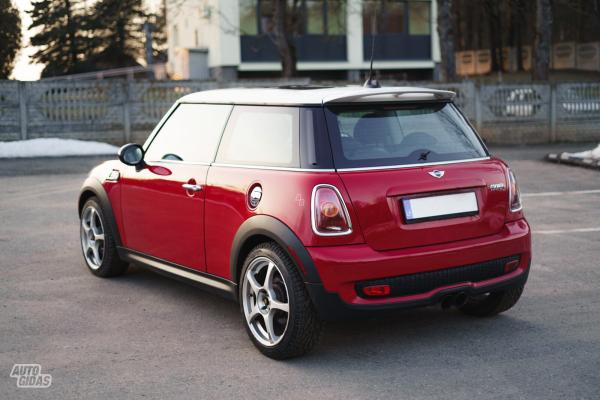 Sarkans MINI cooper-s 2007 Viļņa, ar dzinēja tilpumu 1.60 L un nobraukumu 144 tūkst. km par 3750 €, foto 3 vietnē AUTOMOTO.COM.LV