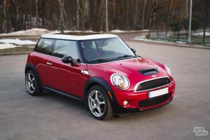 Red MINI cooper-s 2007 in Vilnius, with an engine capacity of 1.60 L and mileage of 144 thousand km for 3750 €, photo 8 on AUTOMOTO.COM.LV
