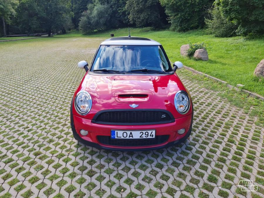 Red MINI cooper-s 2008 in Vilnius, with an engine capacity of 1.60 L and mileage of 133 thousand km for 3000 €, photo 3 on AUTOMOTO.COM.LV