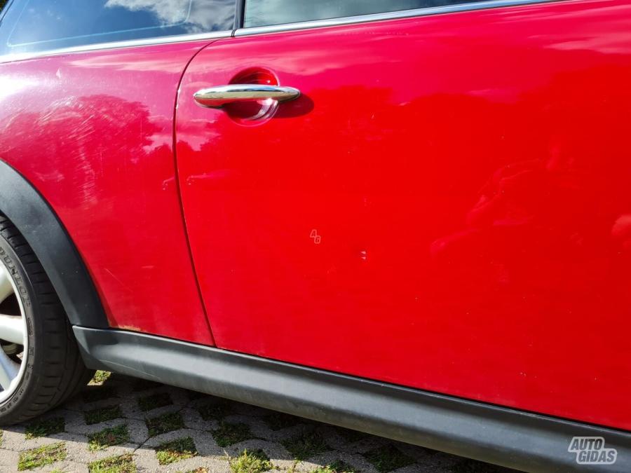 Red MINI cooper-s 2008 in Vilnius, with an engine capacity of 1.60 L and mileage of 133 thousand km for 3000 €, photo 31 on AUTOMOTO.COM.LV