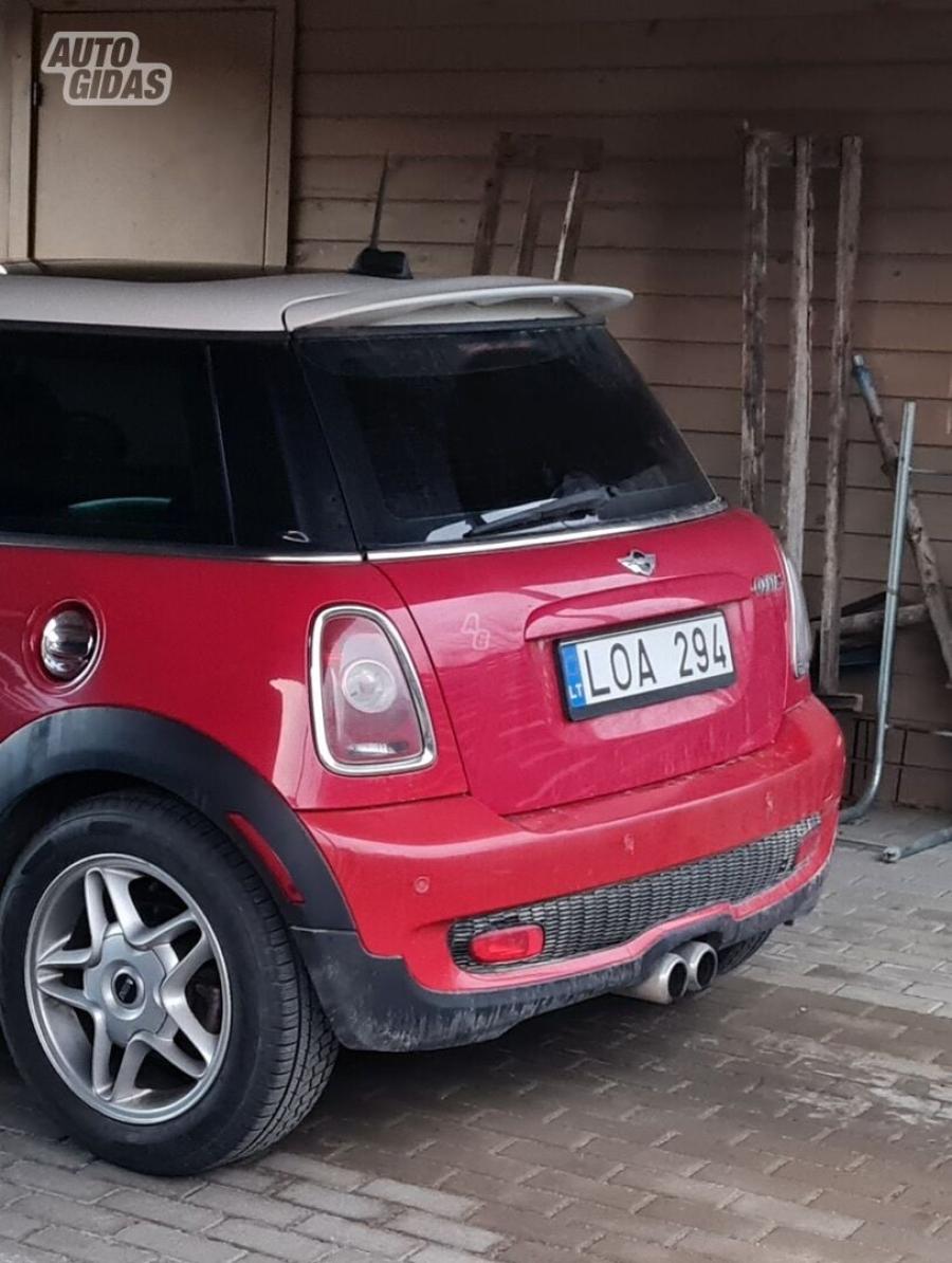 Red MINI cooper-s 2008 in Vilnius, with an engine capacity of 1.60 L and mileage of 133 thousand km for 3000 €, photo 37 on AUTOMOTO.COM.LV