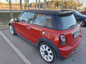 Sarkans MINI cooper-s 2009 Viļņa, ar dzinēja tilpumu 1.60 L un nobraukumu 202 tūkst. km par 2800 €, foto  vietnē AUTOMOTO.COM.LV