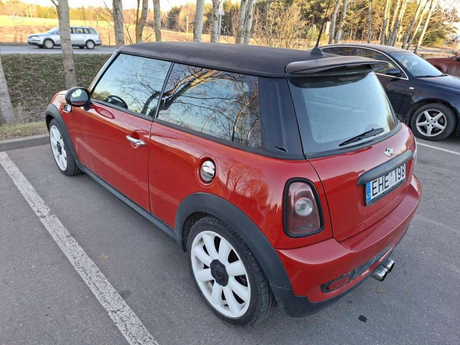 Sarkans MINI cooper-s 2009 Viļņa, ar dzinēja tilpumu 1.60 L un nobraukumu 202 tūkst. km par 2800 €, foto 6 vietnē AUTOMOTO.COM.LV