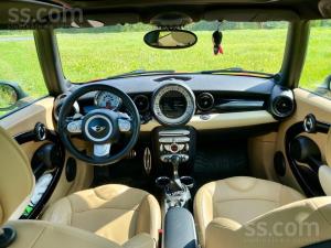 Red MINI cooper-s 2009 in Tallinn, with an engine capacity of 1.60 L and mileage of 122 thousand km for 7999 €, photo 7 on AUTOMOTO.COM.LV