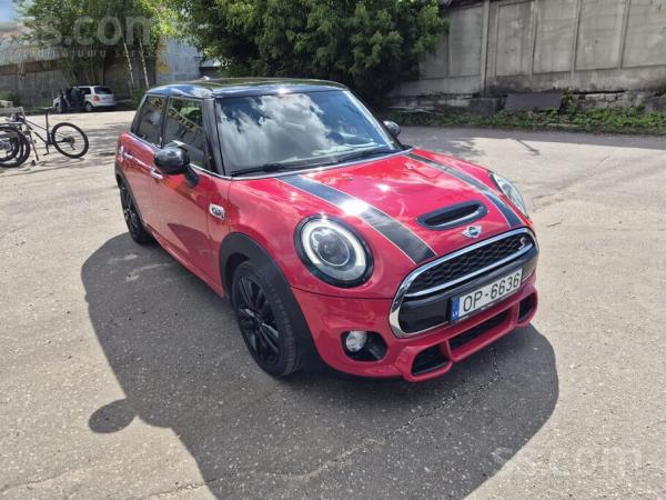 Red MINI cooper-s 2016 in Riga, with an engine capacity of 2.00 L and mileage of 269 thousand km for 11490 €, photo 2 on AUTOMOTO.COM.LV