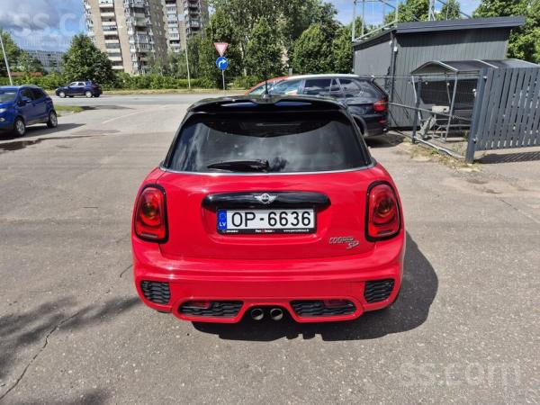 Red MINI cooper-s 2016 in Riga, with an engine capacity of 2.00 L and mileage of 269 thousand km for 11490 €, photo 7 on AUTOMOTO.COM.LV