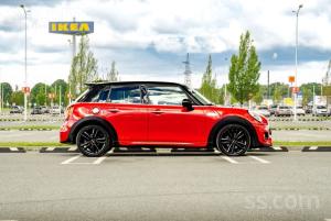 Red MINI cooper-s 2016 in Riga, with an engine capacity of 2.00 L and mileage of 269 thousand km for 10590 €, photo 9 on AUTOMOTO.COM.LV
