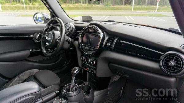 Red MINI cooper-s 2016 in Riga, with an engine capacity of 2.00 L and mileage of 269 thousand km for 10590 €, photo 11 on AUTOMOTO.COM.LV