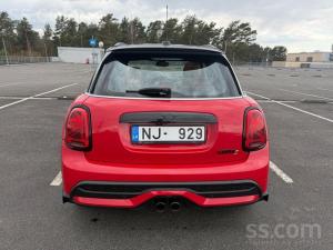 Red MINI cooper-s 2022 in Riga, with an engine capacity of 2.00 L and mileage of 79 thousand km for 27700 €, photo 7 on AUTOMOTO.COM.LV