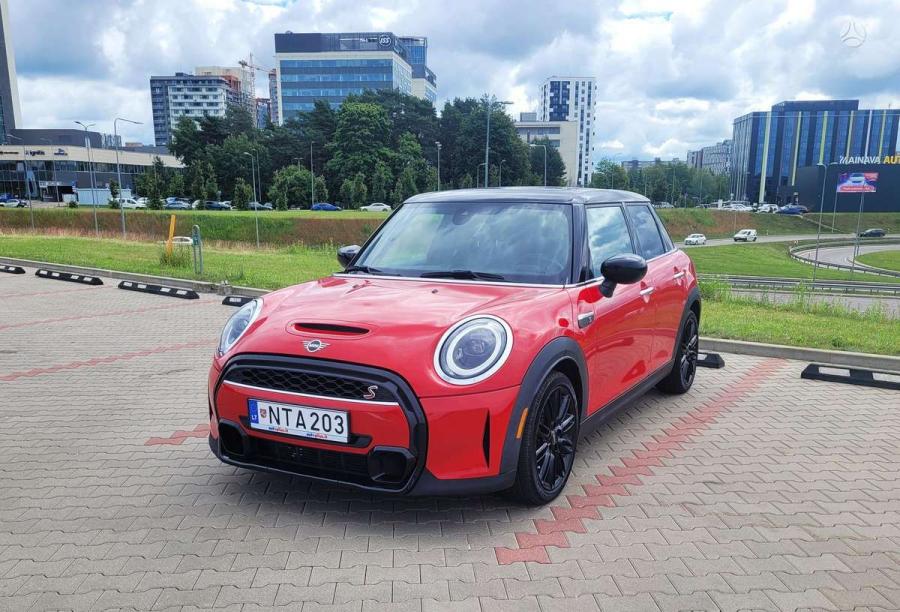 Red MINI cooper-s 2023 in Vilnius, with an engine capacity of 2.00 L and mileage of 61 thousand km for 19700 €, photo 1 on AUTOMOTO.COM.LV