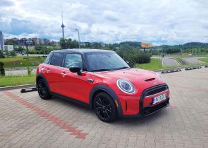 Red MINI cooper-s 2023 in Vilnius, with an engine capacity of 2.00 L and mileage of 61 thousand km for 19700 €, photo 4 on AUTOMOTO.COM.LV