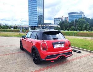 Red MINI cooper-s 2023 in Vilnius, with an engine capacity of 2.00 L and mileage of 61 thousand km for 19700 €, photo 6 on AUTOMOTO.COM.LV
