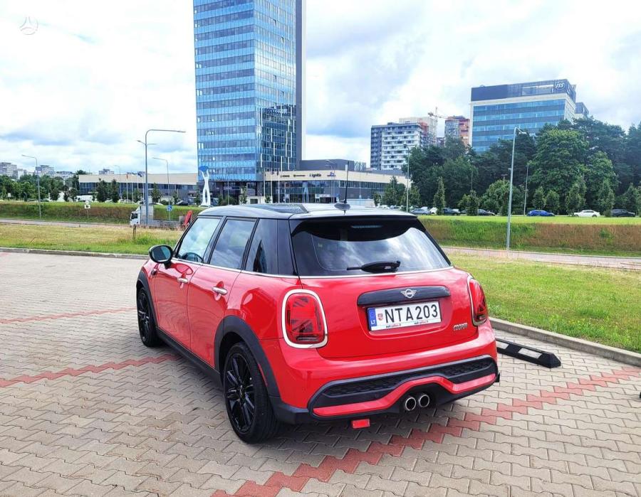 Red MINI cooper-s 2023 in Vilnius, with an engine capacity of 2.00 L and mileage of 61 thousand km for 19700 €, photo 6 on AUTOMOTO.COM.LV