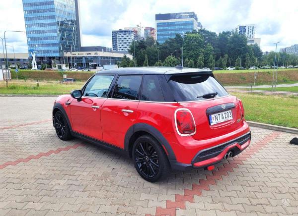 Red MINI cooper-s 2023 in Vilnius, with an engine capacity of 2.00 L and mileage of 61 thousand km for 19700 €, photo 6 on AUTOMOTO.COM.LV