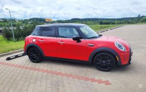 Red MINI cooper-s 2023 in Vilnius, with an engine capacity of 2.00 L and mileage of 61 thousand km for 19700 €, photo 9 on AUTOMOTO.COM.LV