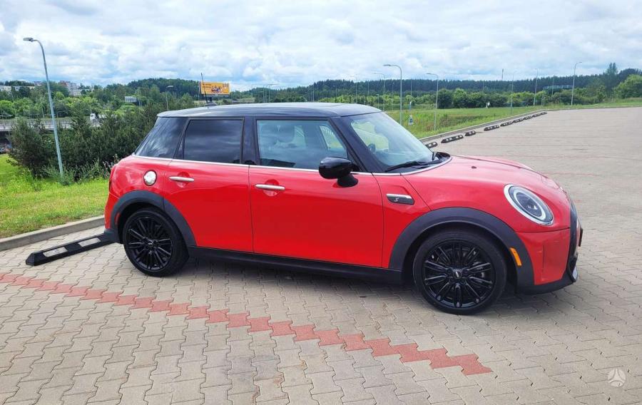 Red MINI cooper-s 2023 in Vilnius, with an engine capacity of 2.00 L and mileage of 61 thousand km for 19700 €, photo 9 on AUTOMOTO.COM.LV
