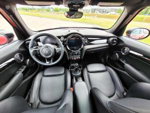 Red MINI cooper-s 2023 in Vilnius, with an engine capacity of 2.00 L and mileage of 61 thousand km for 19700 €, photo 13 on AUTOMOTO.COM.LV
