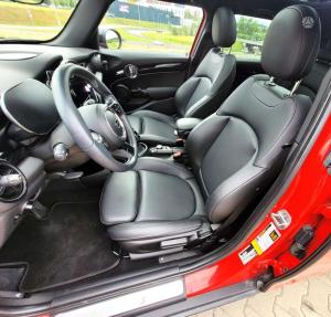 Red MINI cooper-s 2023 in Vilnius, with an engine capacity of 2.00 L and mileage of 61 thousand km for 19700 €, photo 15 on AUTOMOTO.COM.LV
