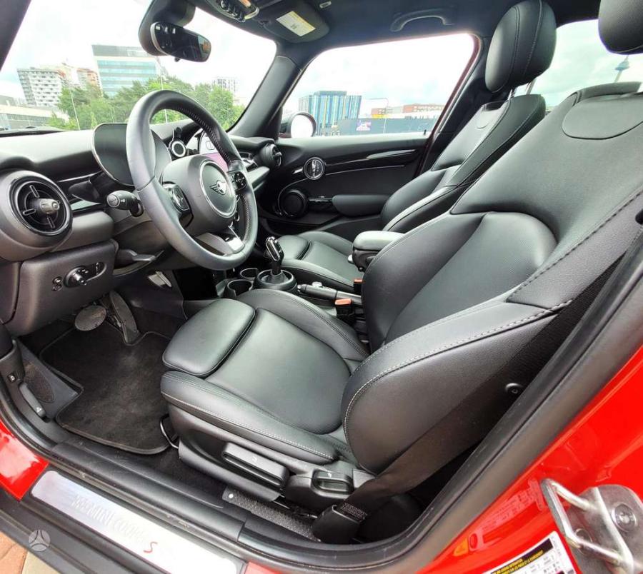 Red MINI cooper-s 2023 in Vilnius, with an engine capacity of 2.00 L and mileage of 61 thousand km for 19700 €, photo 16 on AUTOMOTO.COM.LV
