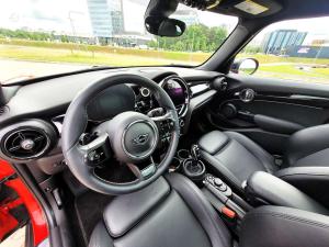 Red MINI cooper-s 2023 in Vilnius, with an engine capacity of 2.00 L and mileage of 61 thousand km for 19700 €, photo 17 on AUTOMOTO.COM.LV