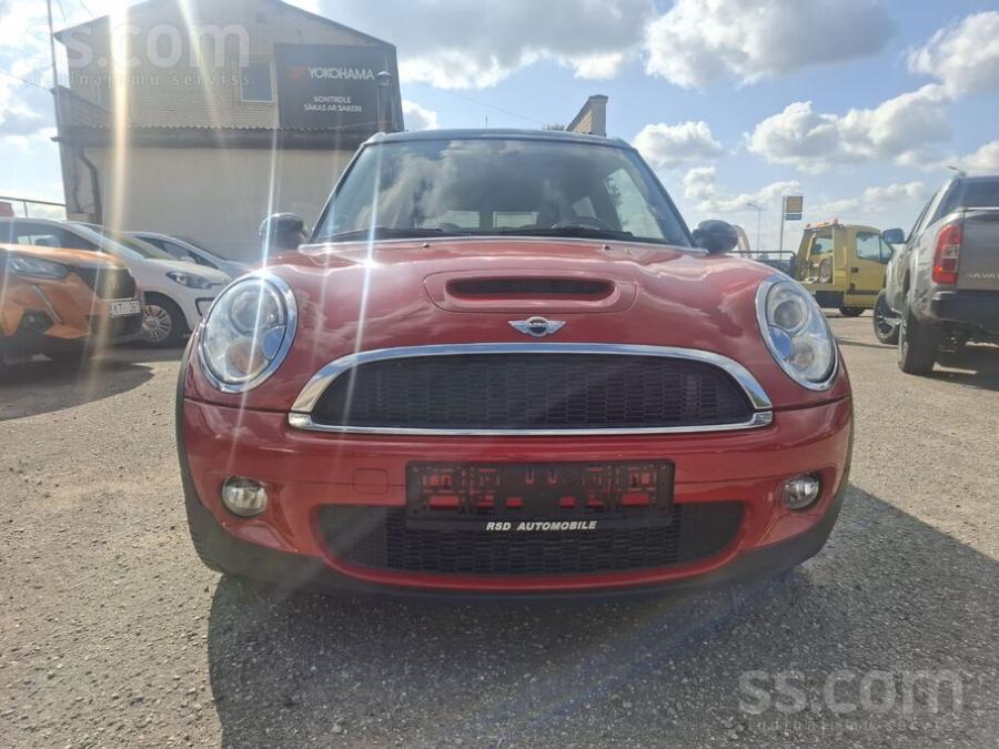 Red MINI cooper-s 2010 in Talsi, with an engine capacity of 1.60 L and mileage of 177 thousand km for 5800 €, photo 3 on AUTOMOTO.COM.LV