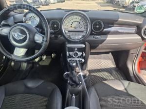 Red MINI cooper-s 2010 in Talsi, with an engine capacity of 1.60 L and mileage of 177 thousand km for 5800 €, photo 17 on AUTOMOTO.COM.LV