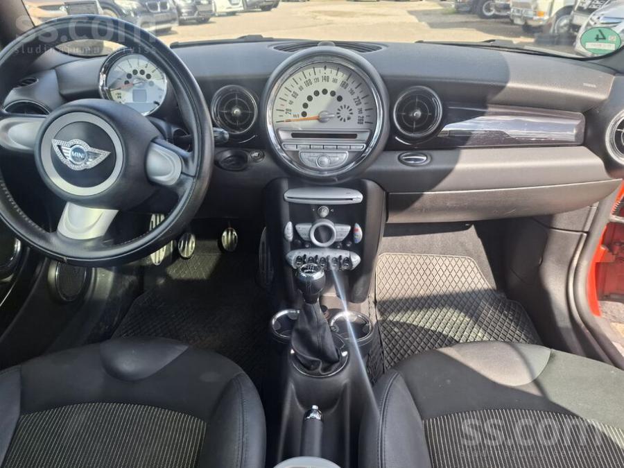 Red MINI cooper-s 2010 in Talsi, with an engine capacity of 1.60 L and mileage of 177 thousand km for 5800 €, photo 17 on AUTOMOTO.COM.LV