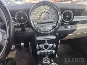 Red MINI cooper-s 2010 in Talsi, with an engine capacity of 1.60 L and mileage of 177 thousand km for 5800 €, photo 19 on AUTOMOTO.COM.LV