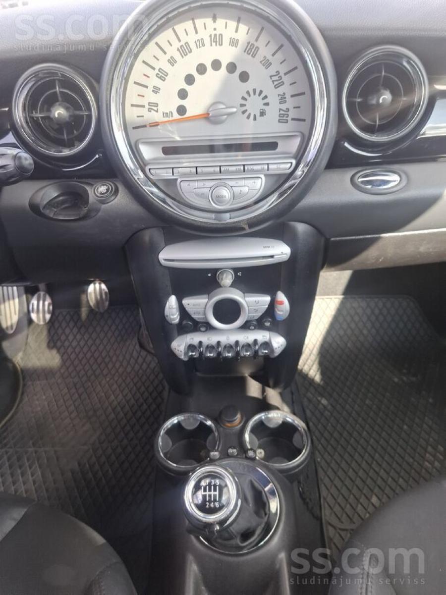 Red MINI cooper-s 2010 in Talsi, with an engine capacity of 1.60 L and mileage of 177 thousand km for 5800 €, photo 20 on AUTOMOTO.COM.LV