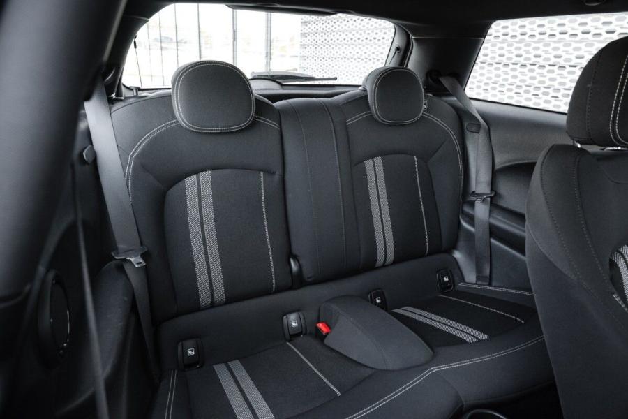 MINI cooper-s 2024 Mārupe, ar dzinēja tilpumu 0.10 L un nobraukumu 32 tūkst. km par 20800 €, foto 19 vietnē AUTOMOTO.COM.LV