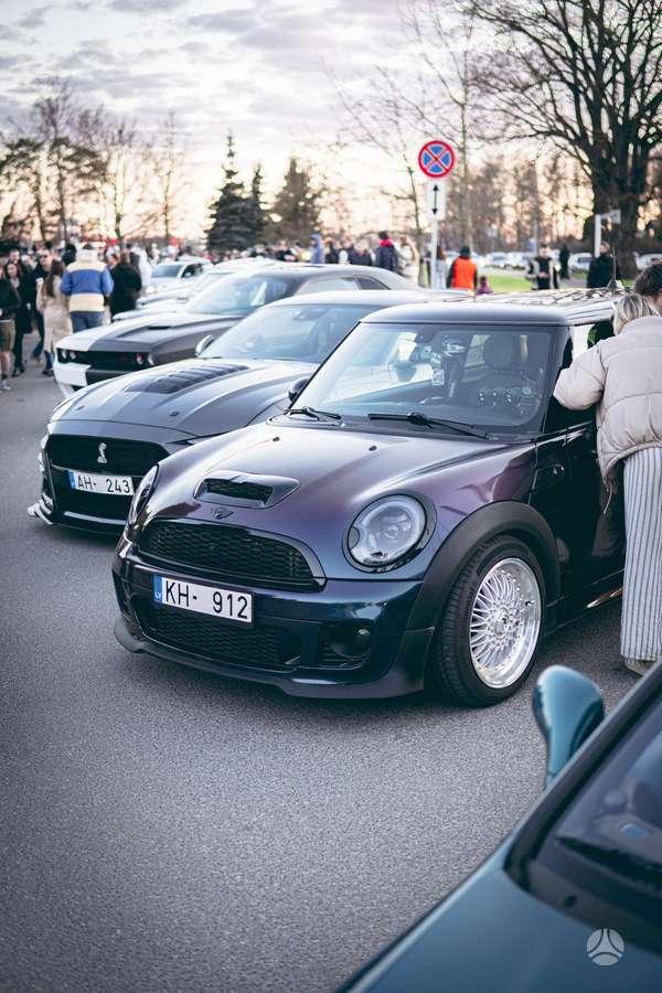 Violets MINI cooper-s 2010 Rīga, ar dzinēja tilpumu 1.60 L un nobraukumu 128 tūkst. km par 9500 €, foto 1 vietnē AUTOMOTO.COM.LV