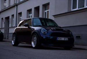 Violet MINI cooper-s 2010 in Riga, with an engine capacity of 1.60 L and mileage of 128 thousand km for 9500 €, photo 7 on AUTOMOTO.COM.LV