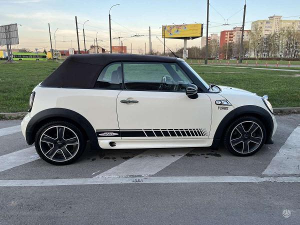 White MINI cooper-s 2010 in Kaunas, with an engine capacity of 1.60 L and mileage of 113 thousand km for 5900 €, photo 5 on AUTOMOTO.COM.LV