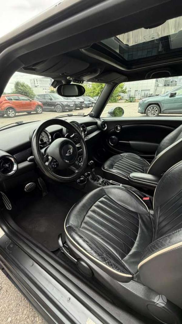 White MINI cooper-s 2013 in Vilnius, with an engine capacity of 1.60 L and mileage of 197 thousand km for 4900 €, photo 7 on AUTOMOTO.COM.LV