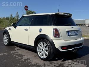 White MINI cooper-s 2008 in Liepaja, with an engine capacity of 1.60 L and mileage of 185 thousand km for 5600 €, photo 5 on AUTOMOTO.COM.LV