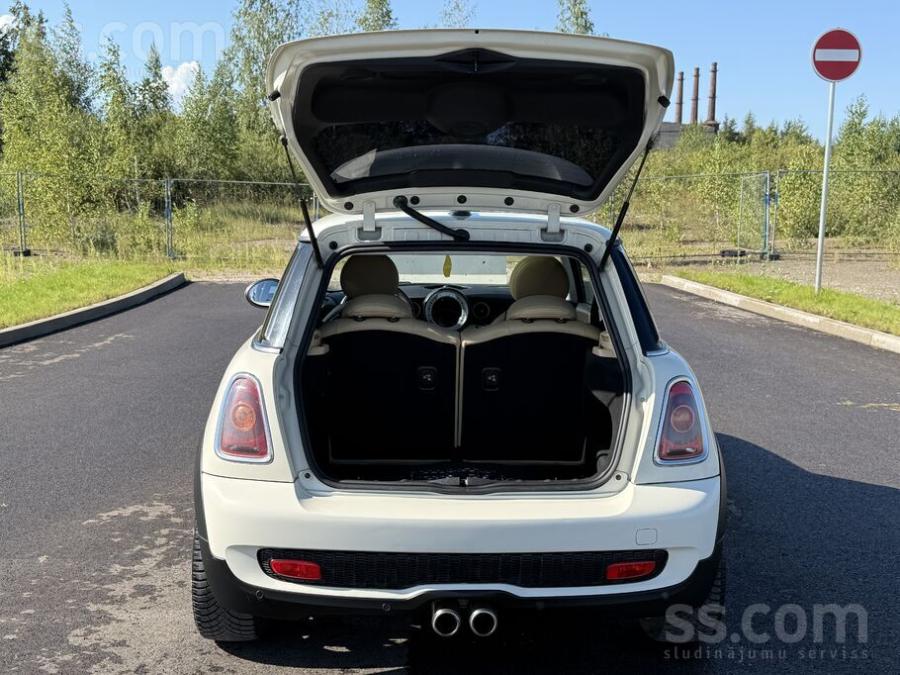 White MINI cooper-s 2008 in Liepaja, with an engine capacity of 1.60 L and mileage of 185 thousand km for 5600 €, photo 13 on AUTOMOTO.COM.LV