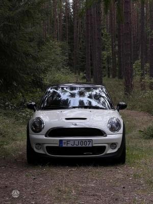 White MINI cooper-s 2013 in Vilnius, with an engine capacity of 1.60 L and mileage of 203 thousand km for 5200 €, photo 4 on AUTOMOTO.COM.LV