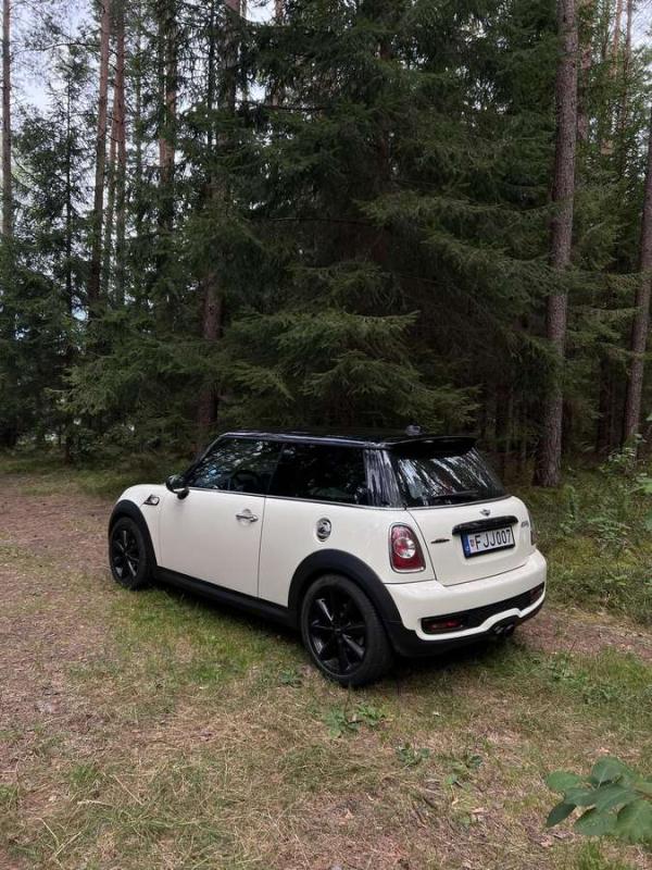 Balts MINI cooper-s 2013 Viļņa, ar dzinēja tilpumu 1.60 L un nobraukumu 203 tūkst. km par 5200 €, foto 5 vietnē AUTOMOTO.COM.LV