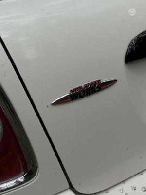 White MINI cooper-s 2013 in Vilnius, with an engine capacity of 1.60 L and mileage of 203 thousand km for 5200 €, photo 11 on AUTOMOTO.COM.LV
