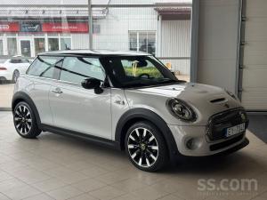 White MINI cooper-s 2021 in Riga, with an engine capacity of 2.00 L and mileage of 29 thousand km for 19900 €, photo  on AUTOMOTO.COM.LV