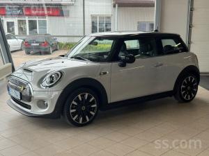 White MINI cooper-s 2021 in Riga, with an engine capacity of 2.00 L and mileage of 29 thousand km for 19900 €, photo 5 on AUTOMOTO.COM.LV