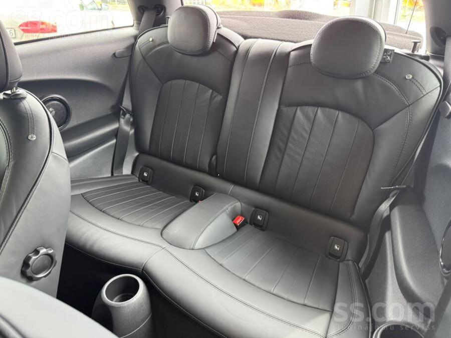 White MINI cooper-s 2021 in Riga, with an engine capacity of 2.00 L and mileage of 29 thousand km for 19900 €, photo 11 on AUTOMOTO.COM.LV