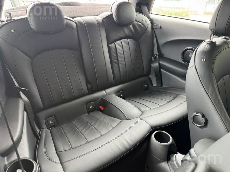 White MINI cooper-s 2021 in Riga, with an engine capacity of 2.00 L and mileage of 29 thousand km for 19900 €, photo 13 on AUTOMOTO.COM.LV