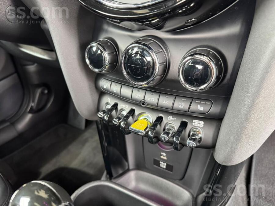 White MINI cooper-s 2021 in Riga, with an engine capacity of 2.00 L and mileage of 29 thousand km for 19900 €, photo 14 on AUTOMOTO.COM.LV