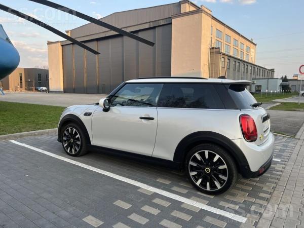 Balts MINI cooper-s 2022 Rīga, ar dzinēja tilpumu 1.00 L un nobraukumu 86 tūkst. km par 22000 €, foto 2 vietnē AUTOMOTO.COM.LV